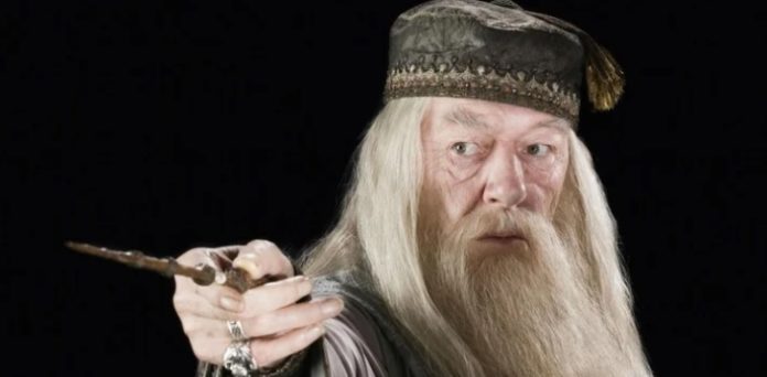 Harry Potter : Pourquoi l'acteur de Dumbledore a changé après le 2e film?