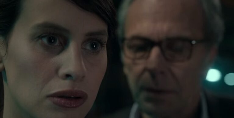 La Petite Fille sous la Neige Saison 1 : Qui est Laura Valdivia